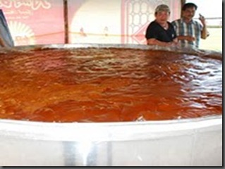 Lampion dan Kue Keranjang unik Raksasa Imlek di Singkawang - Terunik unik